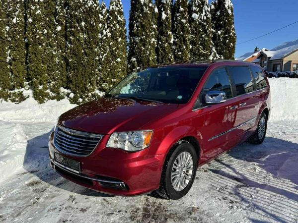 Sarkans Chrysler town-&-country 2015 Šauļi, ar dzinēja tilpumu 3.60 L un nobraukumu 270 tūkst. km par 7950 €, foto 1 vietnē AUTOMOTO.COM.LV