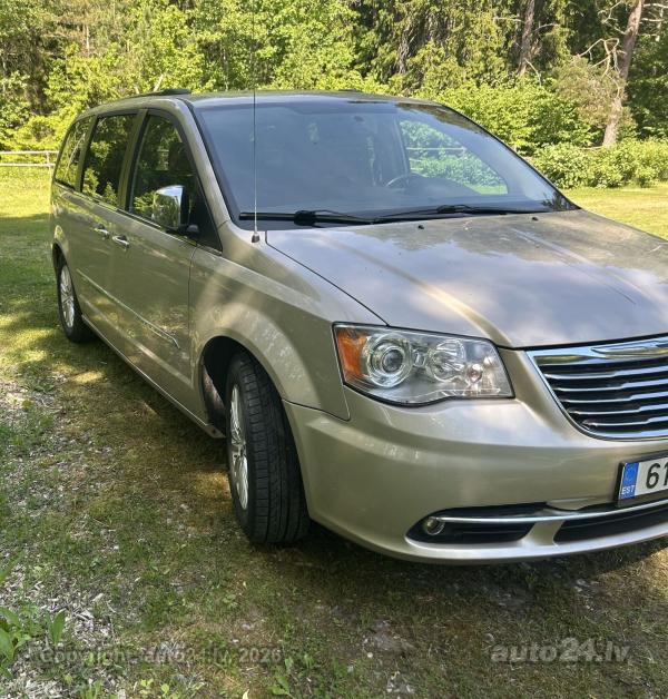 Chrysler town-&-country 2013 in Kuressaare, with an engine capacity of 3.60 L and mileage of 123 thousand km for 12000 €, photo 5 on AUTOMOTO.COM.LV