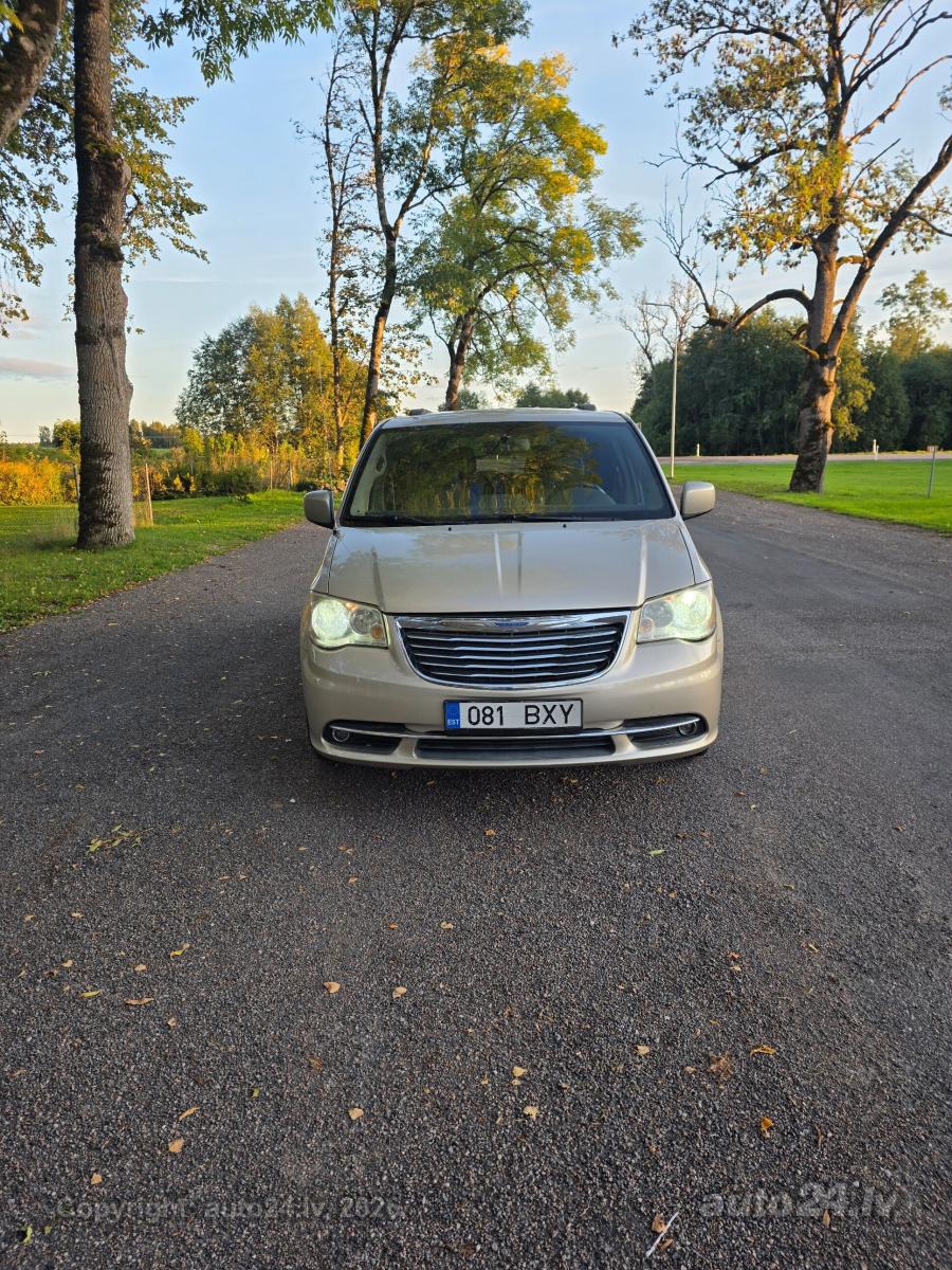Chrysler town-&-country 2013 Tallina, ar dzinēja tilpumu 3.60 L un nobraukumu 189 tūkst. km par 8900 €, foto 4 vietnē AUTOMOTO.COM.LV