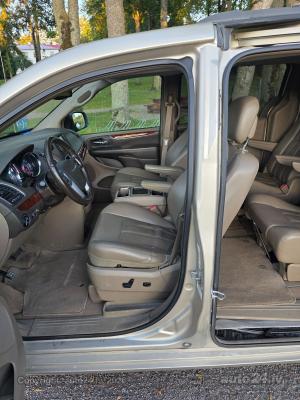 Chrysler town-&-country 2013 Tallina, ar dzinēja tilpumu 3.60 L un nobraukumu 189 tūkst. km par 8900 €, foto 10 vietnē AUTOMOTO.COM.LV