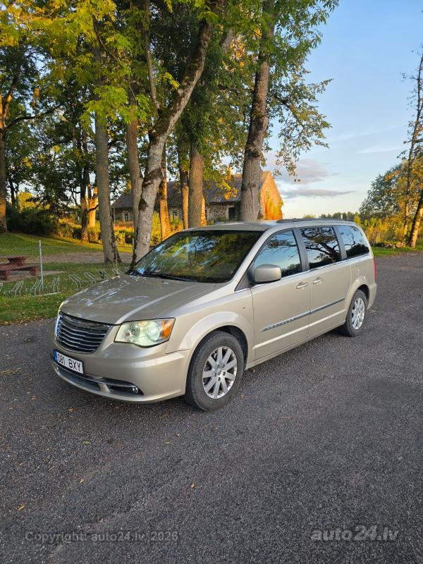 Chrysler town-&-country 2013 Tallina, ar dzinēja tilpumu 3.60 L un nobraukumu 189 tūkst. km par 8900 €, foto 3 vietnē AUTOMOTO.COM.LV