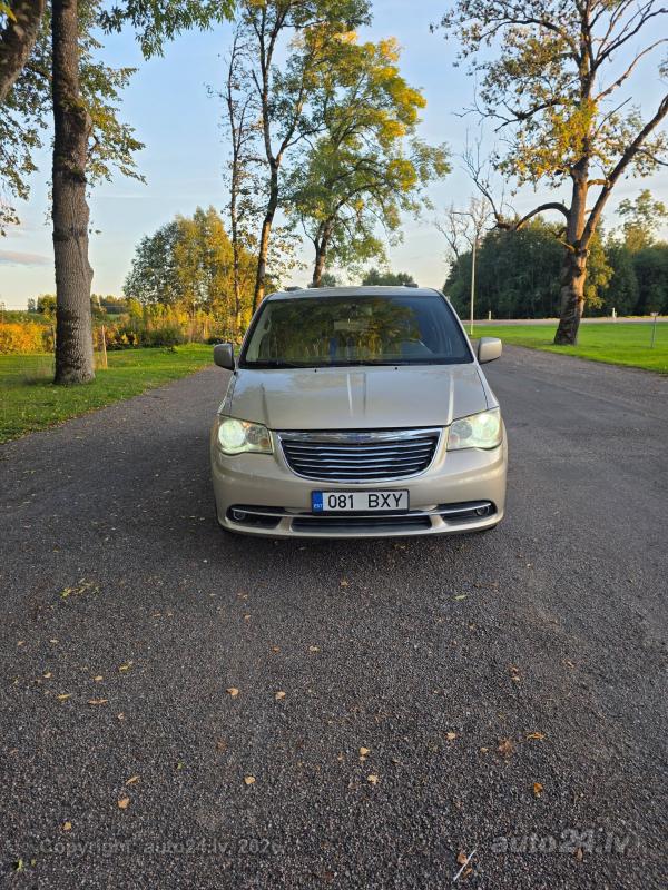 Chrysler town-&-country 2013 Tallina, ar dzinēja tilpumu 3.60 L un nobraukumu 189 tūkst. km par 8900 €, foto 4 vietnē AUTOMOTO.COM.LV