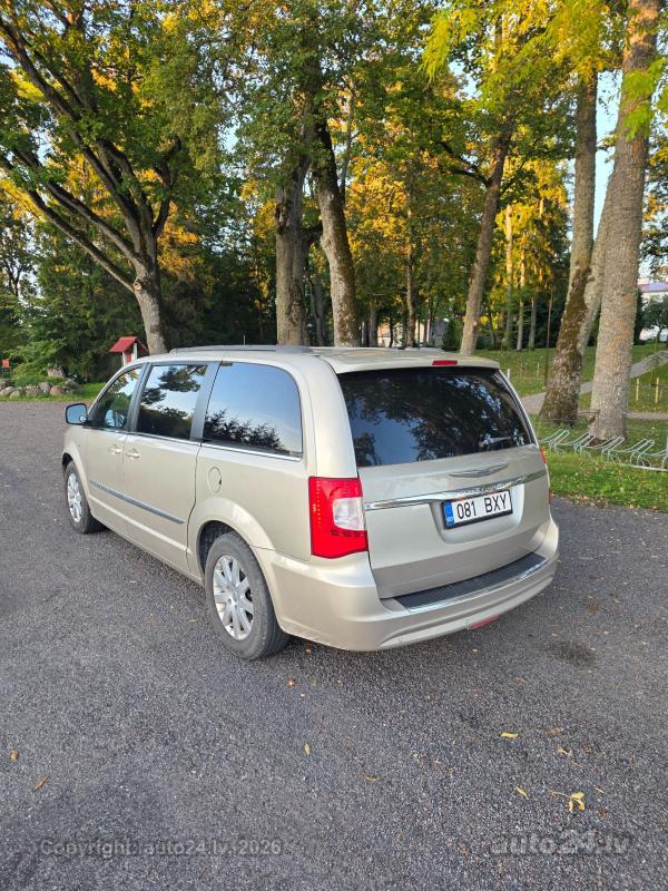 Chrysler town-&-country 2013 Tallina, ar dzinēja tilpumu 3.60 L un nobraukumu 189 tūkst. km par 8900 €, foto 5 vietnē AUTOMOTO.COM.LV