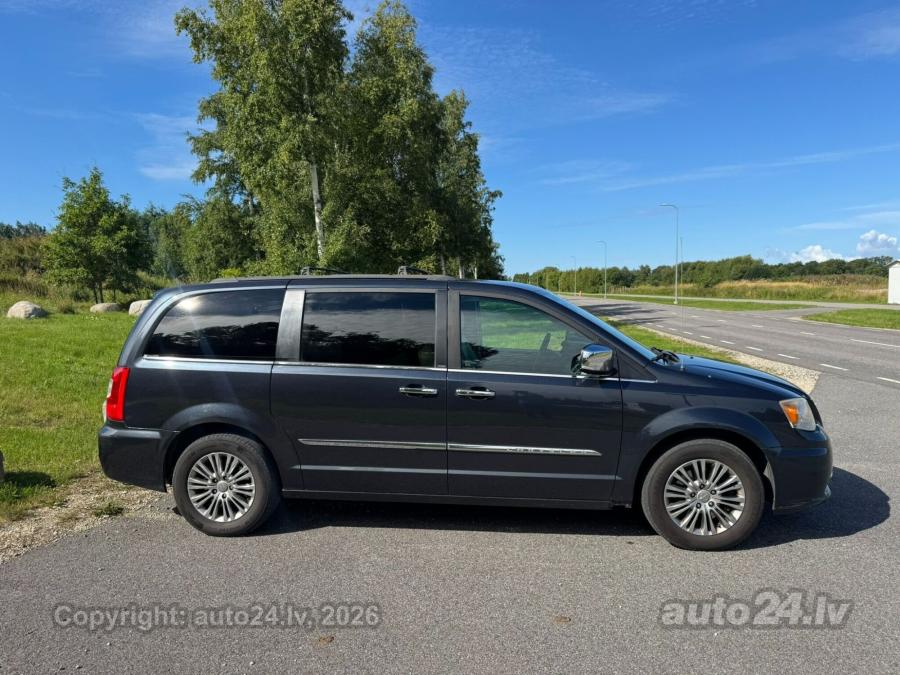 Chrysler town-&-country 2014 Tallina, ar dzinēja tilpumu 3.60 L un nobraukumu 281 tūkst. km par 6900 €, foto 5 vietnē AUTOMOTO.COM.LV