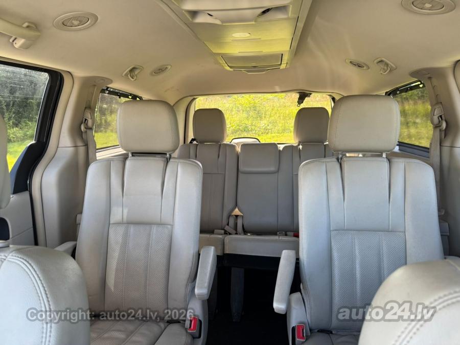 Chrysler town-&-country 2014 Tallina, ar dzinēja tilpumu 3.60 L un nobraukumu 281 tūkst. km par 6900 €, foto 14 vietnē AUTOMOTO.COM.LV