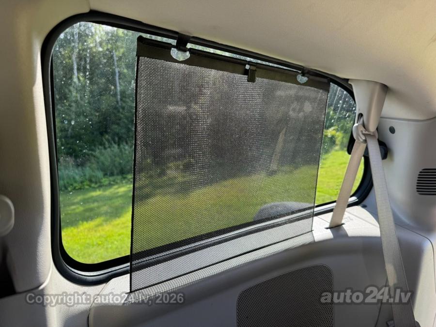 Chrysler town-&-country 2014 Tallina, ar dzinēja tilpumu 3.60 L un nobraukumu 281 tūkst. km par 6900 €, foto 15 vietnē AUTOMOTO.COM.LV