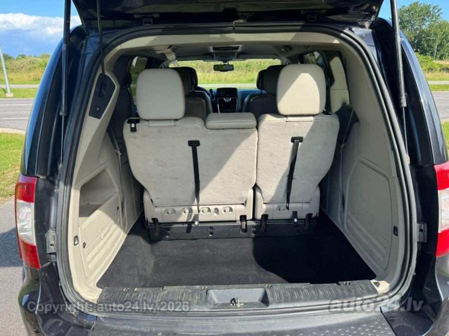 Chrysler town-&-country 2014 Tallina, ar dzinēja tilpumu 3.60 L un nobraukumu 281 tūkst. km par 6900 €, foto 17 vietnē AUTOMOTO.COM.LV
