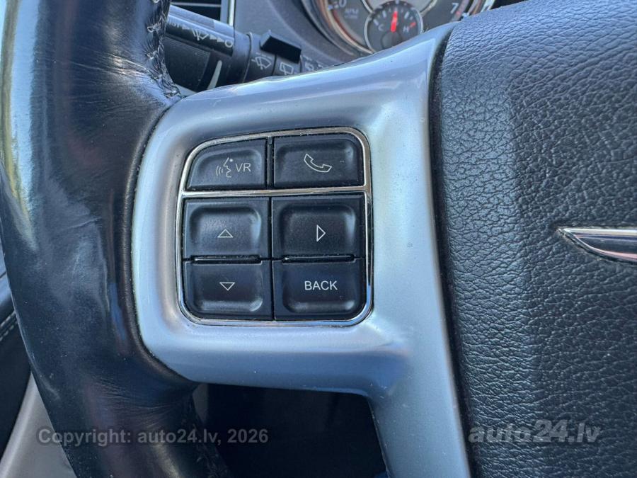 Chrysler town-&-country 2014 Tallina, ar dzinēja tilpumu 3.60 L un nobraukumu 281 tūkst. km par 6900 €, foto 26 vietnē AUTOMOTO.COM.LV