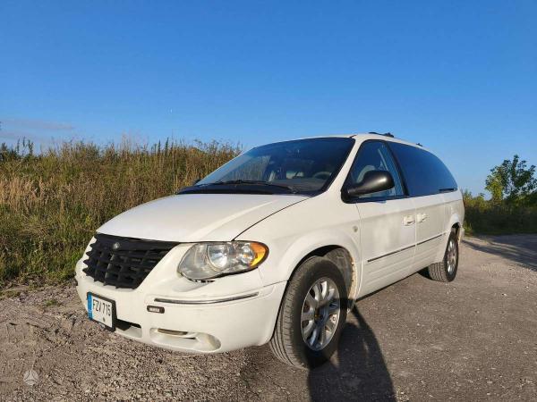 White Chrysler town-&-country 2004 in Klaipeda, with an engine capacity of 3.78 L and mileage of 293 thousand km for 950 €, photo 3 on AUTOMOTO.COM.LV