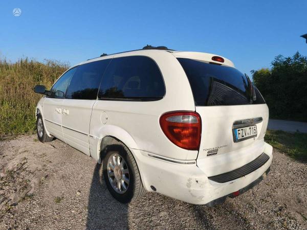 White Chrysler town-&-country 2004 in Klaipeda, with an engine capacity of 3.78 L and mileage of 293 thousand km for 950 €, photo 5 on AUTOMOTO.COM.LV