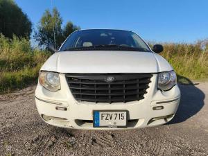 White Chrysler town-&-country 2004 in Klaipeda, with an engine capacity of 3.78 L and mileage of 293 thousand km for 950 €, photo 6 on AUTOMOTO.COM.LV