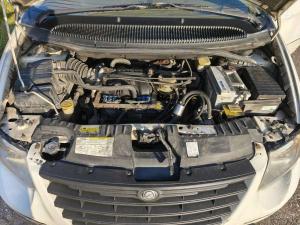White Chrysler town-&-country 2004 in Klaipeda, with an engine capacity of 3.78 L and mileage of 293 thousand km for 950 €, photo 15 on AUTOMOTO.COM.LV