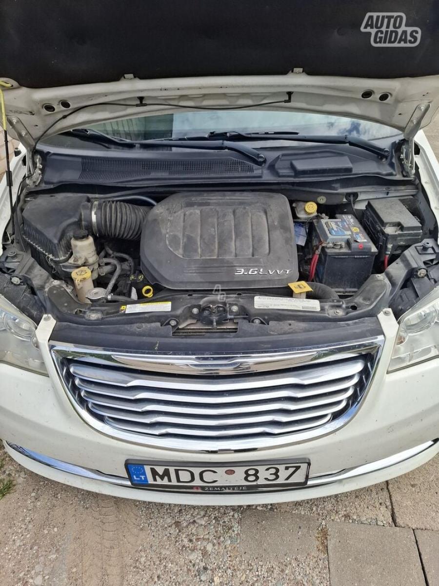 Balts Chrysler town-&-country 2011 Klaipėda, ar dzinēja tilpumu 3.60 L un nobraukumu 275 tūkst. km par 5300 €, foto 17 vietnē AUTOMOTO.COM.LV