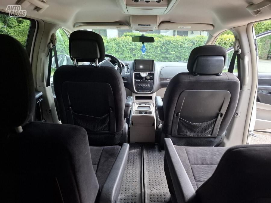 Balts Chrysler town-&-country 2011 Klaipėda, ar dzinēja tilpumu 3.60 L un nobraukumu 275 tūkst. km par 5300 €, foto 18 vietnē AUTOMOTO.COM.LV
