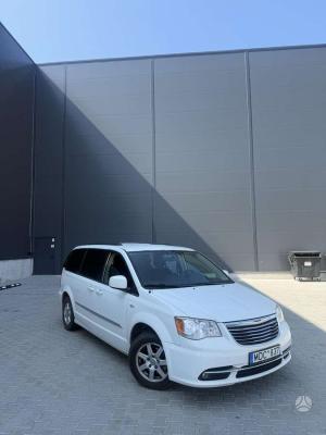White Chrysler town-&-country 2011 in Siauliai, with an engine capacity of 3.60 L and mileage of 270 thousand km for 6550 €, photo  on AUTOMOTO.COM.LV