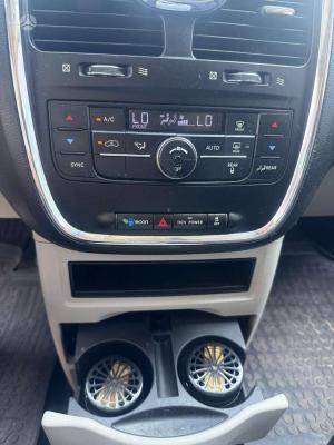 White Chrysler town-&-country 2011 in Siauliai, with an engine capacity of 3.60 L and mileage of 270 thousand km for 6550 €, photo 15 on AUTOMOTO.COM.LV