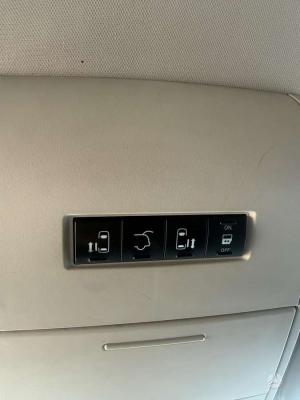 White Chrysler town-&-country 2011 in Siauliai, with an engine capacity of 3.60 L and mileage of 270 thousand km for 6550 €, photo 16 on AUTOMOTO.COM.LV