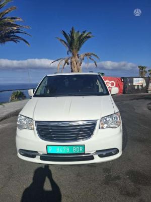 White Chrysler town-&-country 2013 in Kaunas, with an engine capacity of 3.60 L and mileage of 188 thousand km for 6300 €, photo  on AUTOMOTO.COM.LV