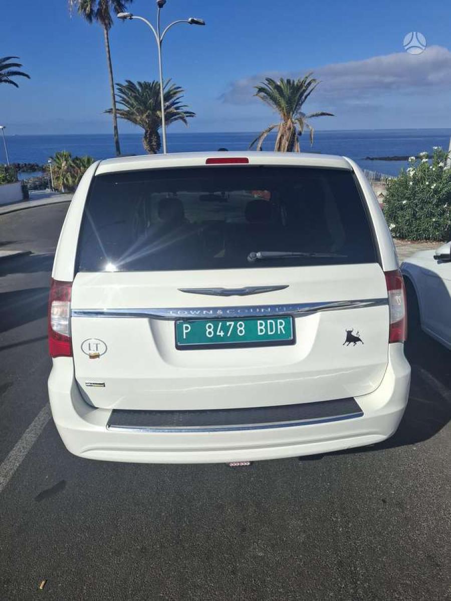 Balts Chrysler town-&-country 2013 Kauņa, ar dzinēja tilpumu 3.60 L un nobraukumu 188 tūkst. km par 6300 €, foto 7 vietnē AUTOMOTO.COM.LV