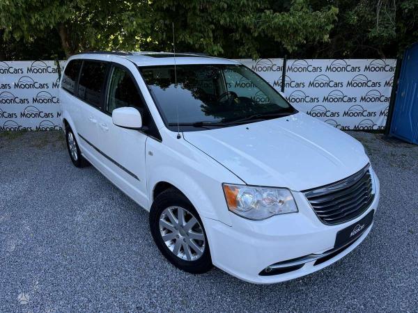White Chrysler town-&-country 2013 in Vilnius, with an engine capacity of 3.60 L and mileage of 193 thousand km for 6300 €, photo 3 on AUTOMOTO.COM.LV