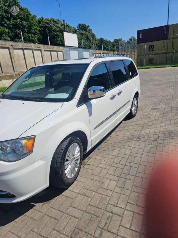 Белый Крайслер Таун Кантри 2013 в Клайпеда, объемом двигателя 3.60 л и пробегом 168 тыс. км за 12000 €, фото 8 на AUTOMOTO.COM.LV