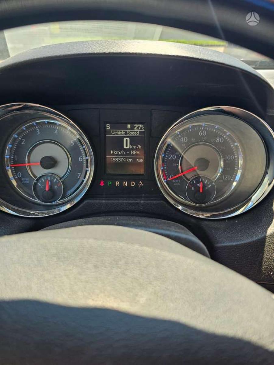Balts Chrysler town-&-country 2013 Klaipėda, ar dzinēja tilpumu 3.60 L un nobraukumu 168 tūkst. km par 12000 €, foto 10 vietnē AUTOMOTO.COM.LV