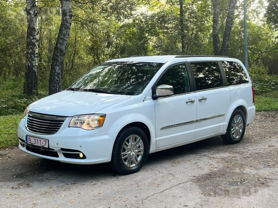 Balts Chrysler town-&-country 2013 Rīga, ar dzinēja tilpumu 3.60 L un nobraukumu 0 tūkst. km par 4399 €, foto 1 vietnē AUTOMOTO.COM.LV