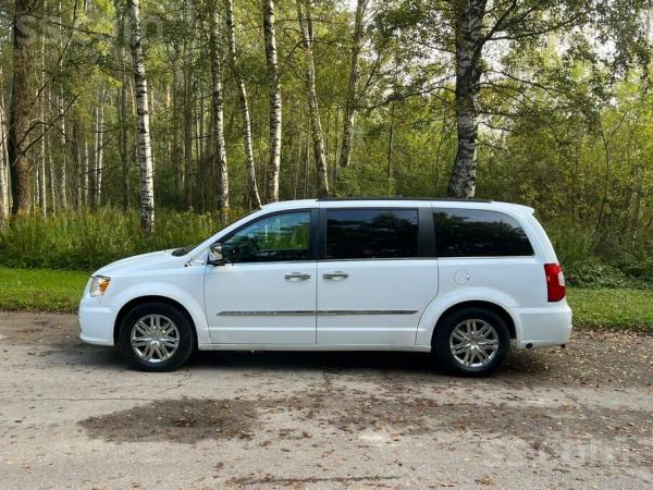 Balts Chrysler town-&-country 2013 Rīga, ar dzinēja tilpumu 3.60 L un nobraukumu 0 tūkst. km par 5199 €, foto 3 vietnē AUTOMOTO.COM.LV