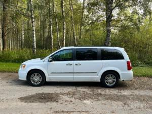 Balts Chrysler town-&-country 2013 Rīga, ar dzinēja tilpumu 3.60 L un nobraukumu 0 tūkst. km par 4399 €, foto 3 vietnē AUTOMOTO.COM.LV