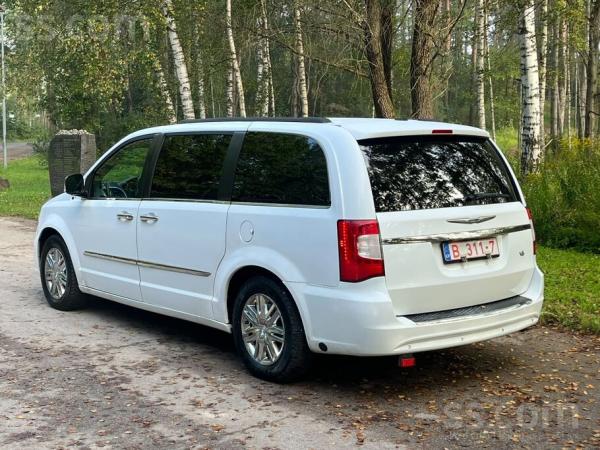 Balts Chrysler town-&-country 2013 Rīga, ar dzinēja tilpumu 3.60 L un nobraukumu 0 tūkst. km par 5199 €, foto 4 vietnē AUTOMOTO.COM.LV