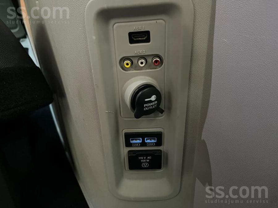 Balts Chrysler town-&-country 2013 Rīga, ar dzinēja tilpumu 3.60 L un nobraukumu 0 tūkst. km par 4399 €, foto 24 vietnē AUTOMOTO.COM.LV