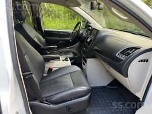 Balts Chrysler town-&-country 2013 Rīga, ar dzinēja tilpumu 3.60 L un nobraukumu 0 tūkst. km par 4399 €, foto 26 vietnē AUTOMOTO.COM.LV