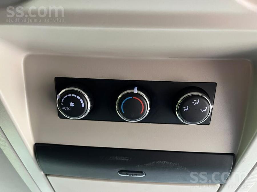 Balts Chrysler town-&-country 2013 Rīga, ar dzinēja tilpumu 3.60 L un nobraukumu 0 tūkst. km par 4399 €, foto 29 vietnē AUTOMOTO.COM.LV
