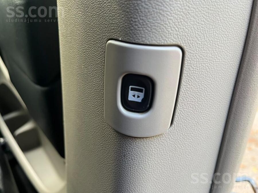 Balts Chrysler town-&-country 2013 Rīga, ar dzinēja tilpumu 3.60 L un nobraukumu 0 tūkst. km par 4399 €, foto 30 vietnē AUTOMOTO.COM.LV