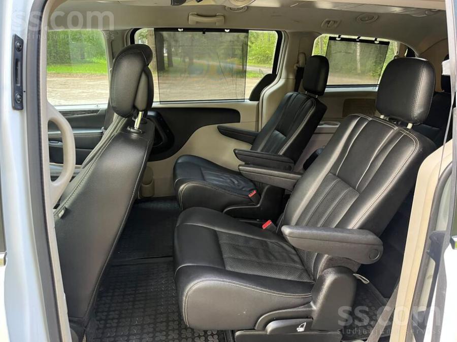 Balts Chrysler town-&-country 2013 Rīga, ar dzinēja tilpumu 3.60 L un nobraukumu 0 tūkst. km par 4399 €, foto 33 vietnē AUTOMOTO.COM.LV