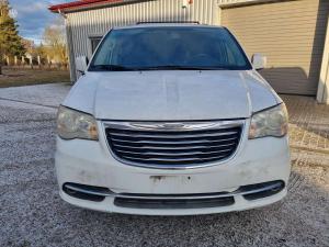 White Chrysler town-&-country 2014 in Siauliai, with an engine capacity of 3.60 L and mileage of 350 thousand km for 6200 €, photo 2 on AUTOMOTO.COM.LV