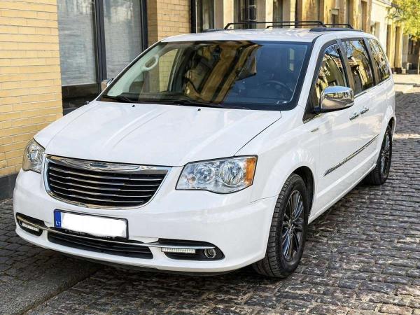 Balts Chrysler town-&-country 2014 Klaipėda, ar dzinēja tilpumu 3.60 L un nobraukumu 245 tūkst. km par 8800 €, foto 1 vietnē AUTOMOTO.COM.LV