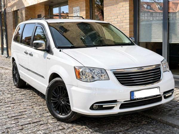 Balts Chrysler town-&-country 2014 Klaipėda, ar dzinēja tilpumu 3.60 L un nobraukumu 245 tūkst. km par 8800 €, foto 4 vietnē AUTOMOTO.COM.LV