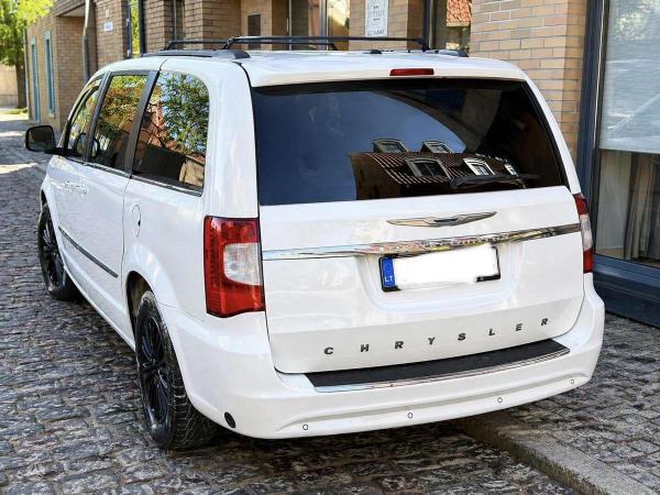 Balts Chrysler town-&-country 2014 Klaipėda, ar dzinēja tilpumu 3.60 L un nobraukumu 245 tūkst. km par 8800 €, foto 7 vietnē AUTOMOTO.COM.LV