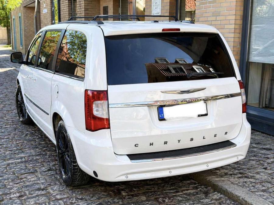 Balts Chrysler town-&-country 2014 Klaipėda, ar dzinēja tilpumu 3.60 L un nobraukumu 245 tūkst. km par 8800 €, foto 8 vietnē AUTOMOTO.COM.LV