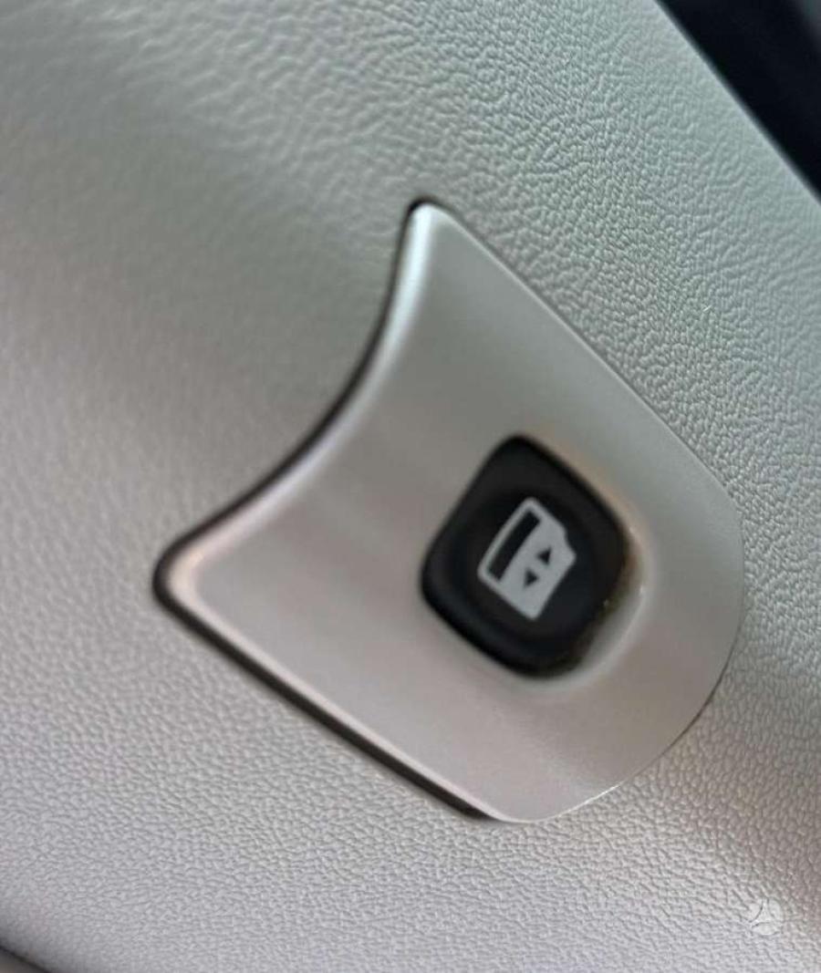 Balts Chrysler town-&-country 2014 Klaipėda, ar dzinēja tilpumu 3.60 L un nobraukumu 245 tūkst. km par 8800 €, foto 10 vietnē AUTOMOTO.COM.LV