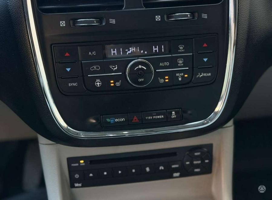 Balts Chrysler town-&-country 2014 Klaipėda, ar dzinēja tilpumu 3.60 L un nobraukumu 245 tūkst. km par 8800 €, foto 19 vietnē AUTOMOTO.COM.LV