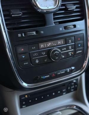 Balts Chrysler town-&-country 2014 Klaipėda, ar dzinēja tilpumu 3.60 L un nobraukumu 245 tūkst. km par 8800 €, foto 29 vietnē AUTOMOTO.COM.LV
