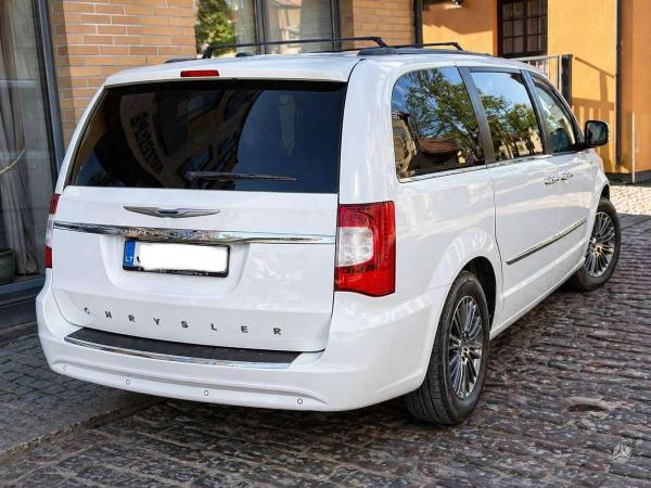 Balts Chrysler town-&-country 2014 Klaipėda, ar dzinēja tilpumu 3.60 L un nobraukumu 255 tūkst. km par 8800 €, foto 6 vietnē AUTOMOTO.COM.LV