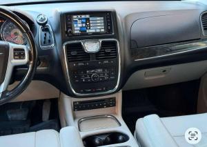 White Chrysler town-&-country 2014 in Klaipeda, with an engine capacity of 3.60 L and mileage of 255 thousand km for 8800 €, photo 12 on AUTOMOTO.COM.LV