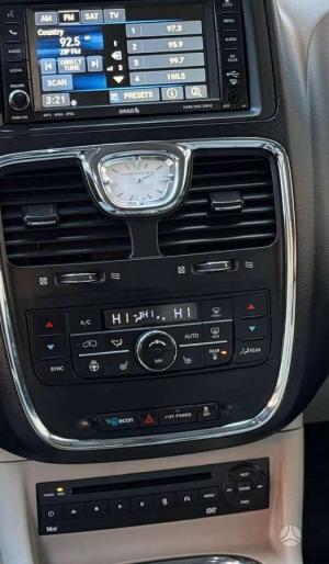White Chrysler town-&-country 2014 in Klaipeda, with an engine capacity of 3.60 L and mileage of 255 thousand km for 8800 €, photo 13 on AUTOMOTO.COM.LV