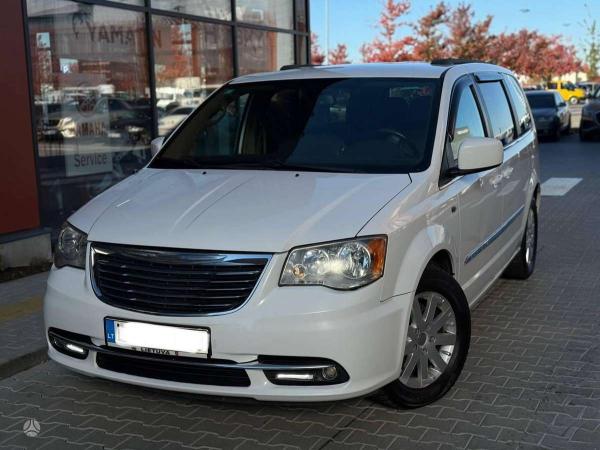 Balts Chrysler town-&-country 2014 Klaipėda, ar dzinēja tilpumu 3.60 L un nobraukumu 248 tūkst. km par 7950 €, foto 2 vietnē AUTOMOTO.COM.LV