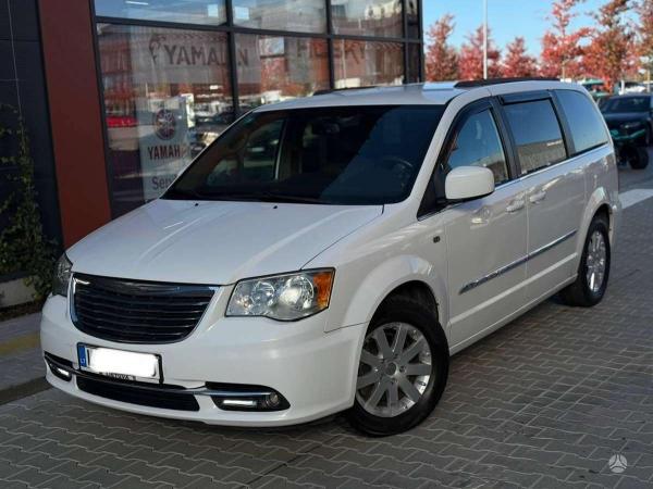 Balts Chrysler town-&-country 2014 Klaipėda, ar dzinēja tilpumu 3.60 L un nobraukumu 248 tūkst. km par 7950 €, foto 4 vietnē AUTOMOTO.COM.LV