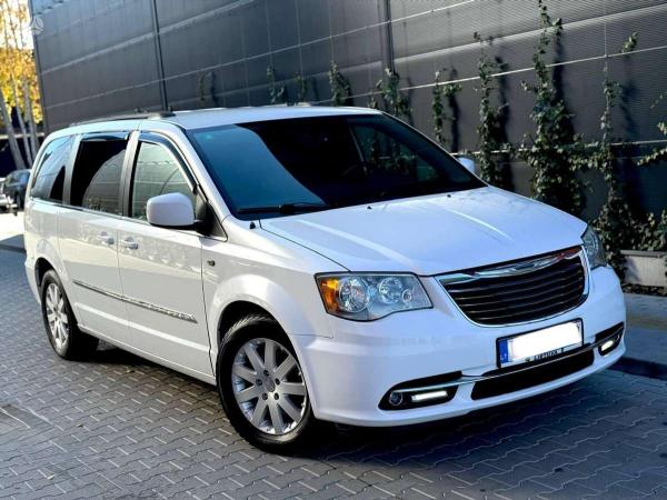 Balts Chrysler town-&-country 2014 Klaipėda, ar dzinēja tilpumu 3.60 L un nobraukumu 248 tūkst. km par 7950 €, foto 5 vietnē AUTOMOTO.COM.LV