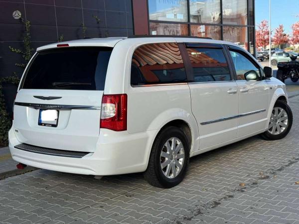 Balts Chrysler town-&-country 2014 Klaipėda, ar dzinēja tilpumu 3.60 L un nobraukumu 248 tūkst. km par 7950 €, foto 7 vietnē AUTOMOTO.COM.LV
